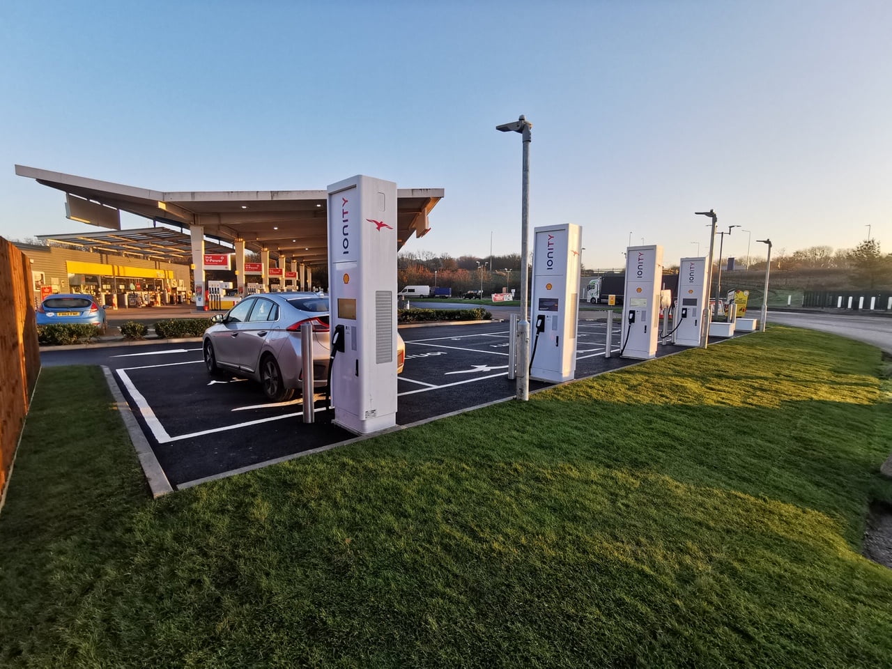 Motorway chargers speed up move to net zero - Electrical Times