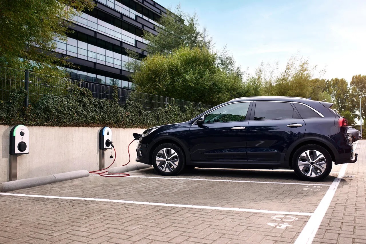 Postcode lottery persists in UK’s EV charging network - Electrical Times