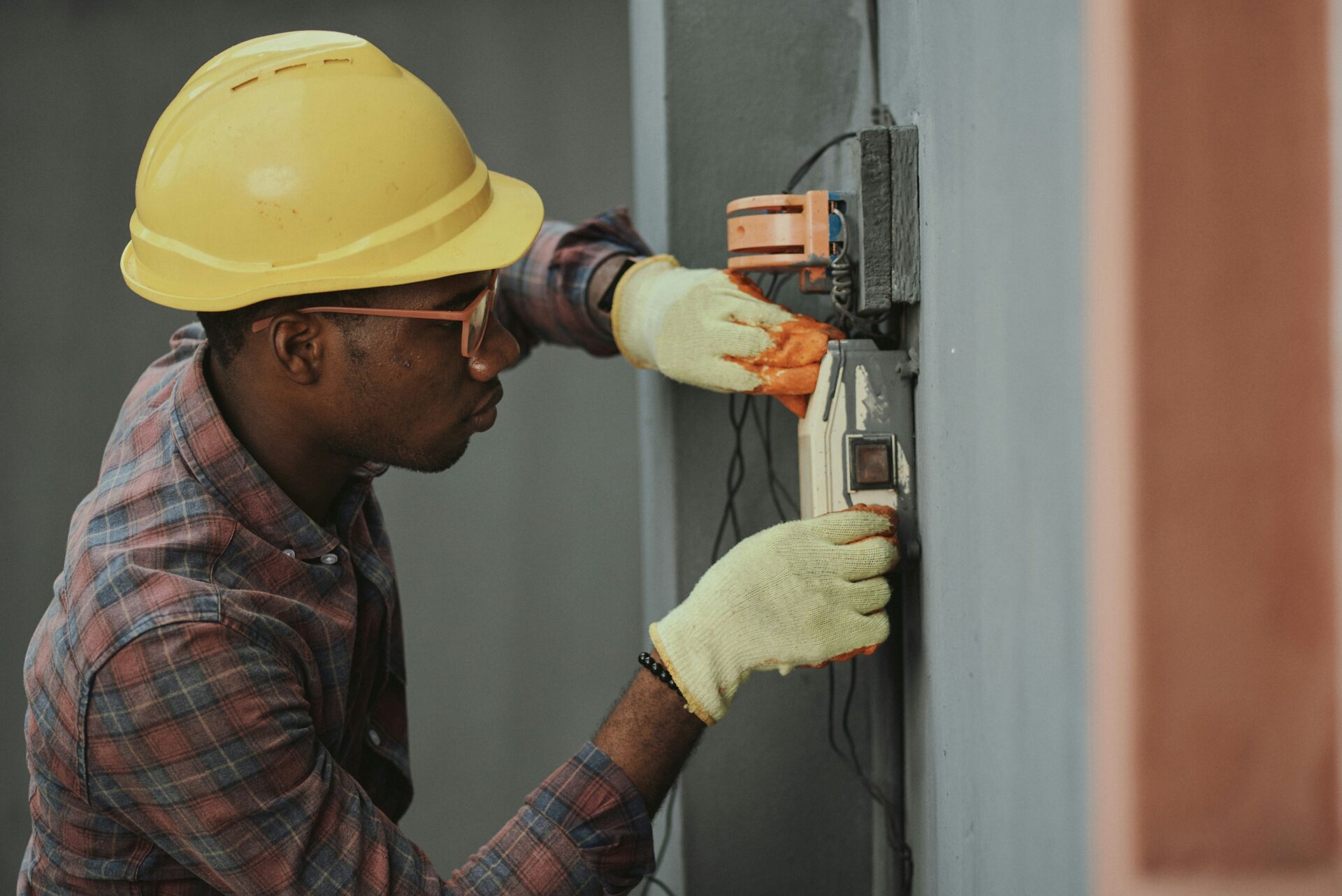 CALLS FOR FURTHER APPRENTICESHIP SUPPORT AMID APPRENTICESHIP WEEK ...